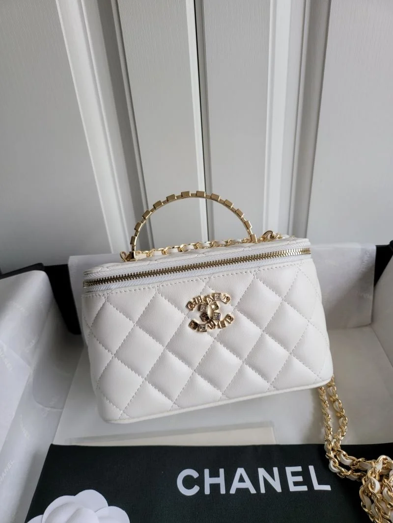 Top mirror Chanel Cosmetic Bags