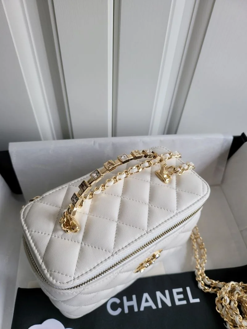 Top mirror Chanel Cosmetic Bags