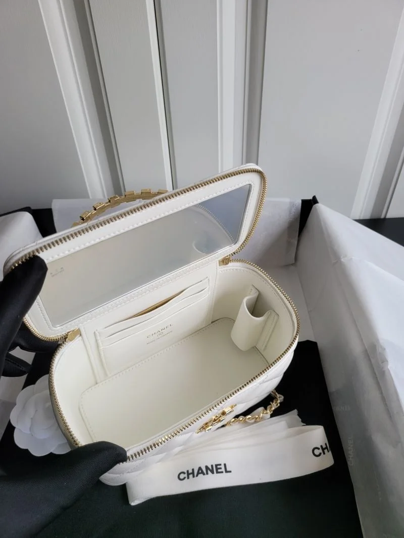 Top mirror Chanel Cosmetic Bags