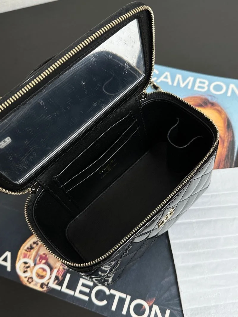 Top mirror Chanel Cosmetic Bags