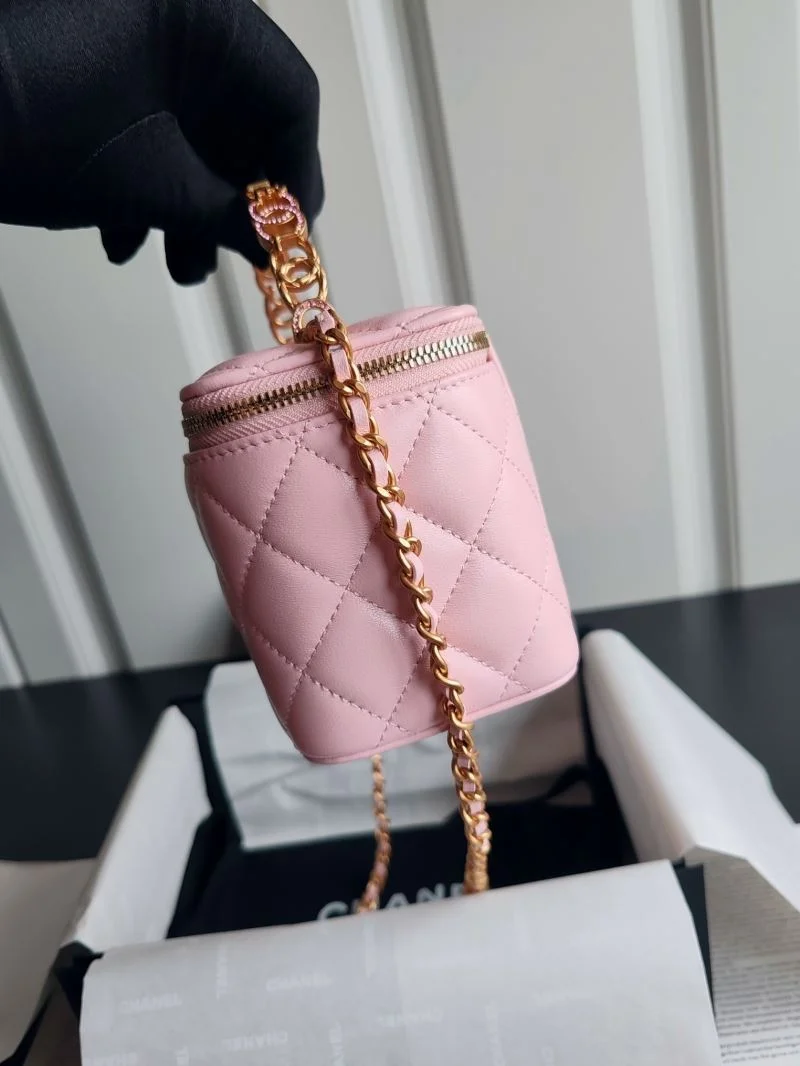 Top mirror Chanel Cosmetic Bags