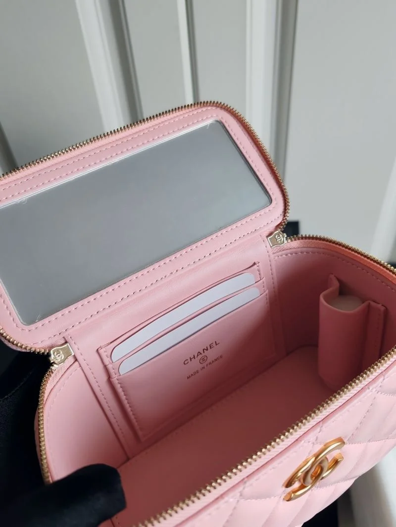Top mirror Chanel Cosmetic Bags