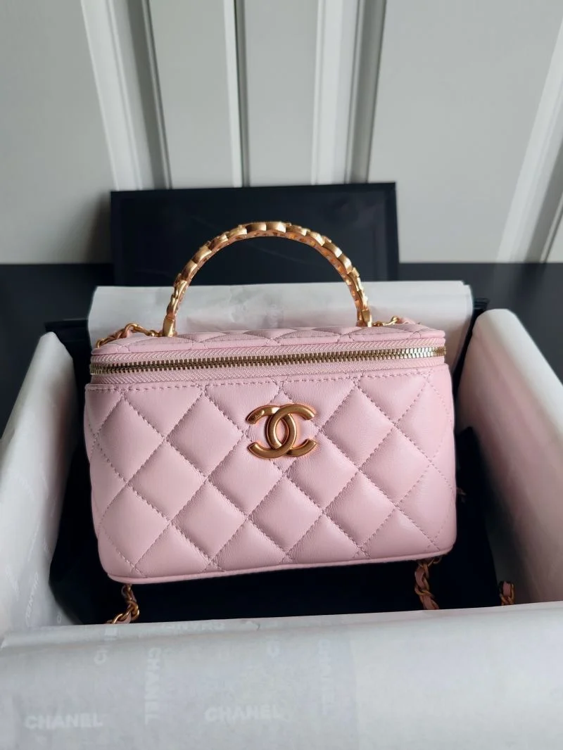 Top mirror Chanel Cosmetic Bags