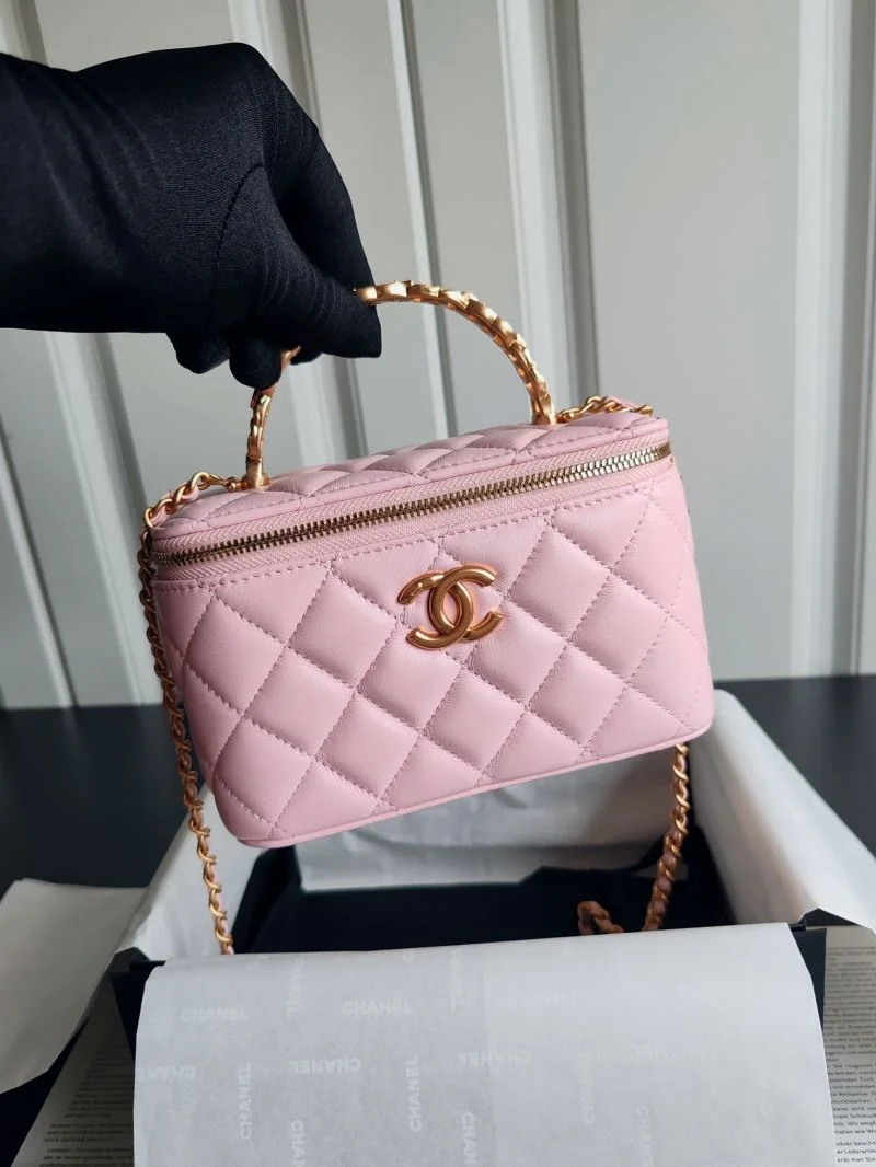 Top mirror Chanel Cosmetic Bags