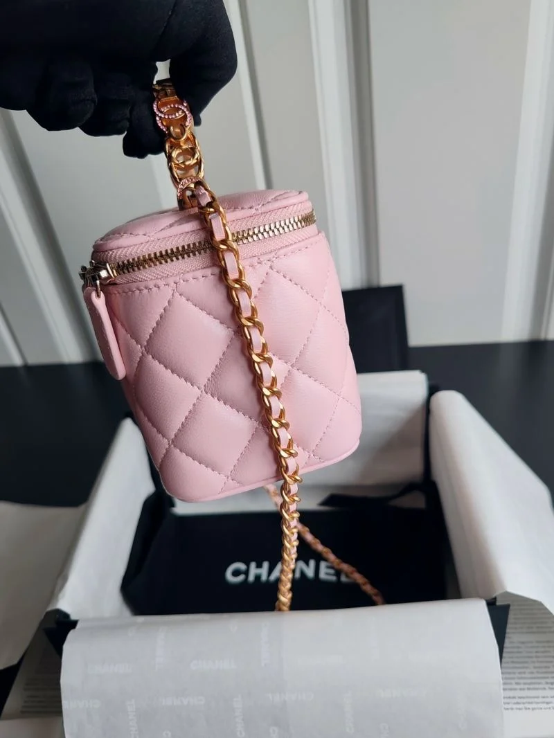 Top mirror Chanel Cosmetic Bags