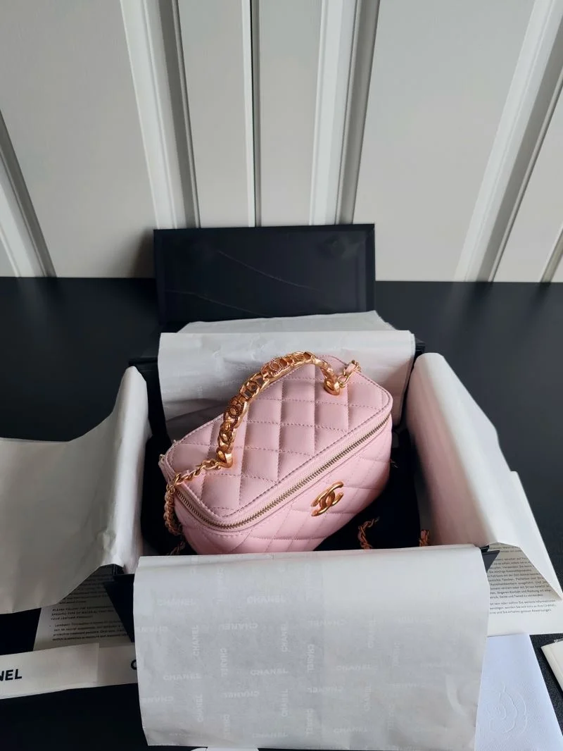 Top mirror Chanel Cosmetic Bags