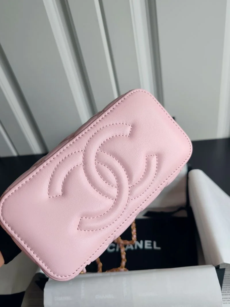 Top mirror Chanel Cosmetic Bags