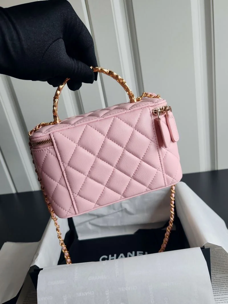 Top mirror Chanel Cosmetic Bags