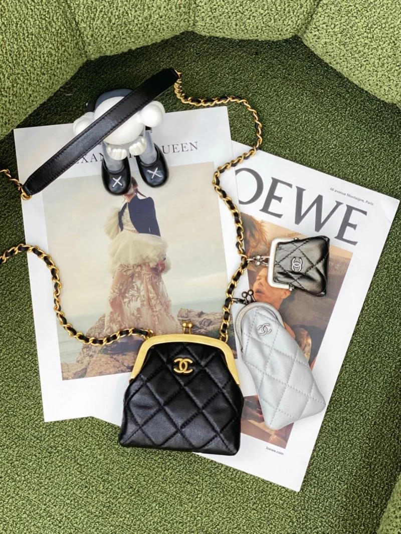 Cut-rate Chanel Cosmetic Bags