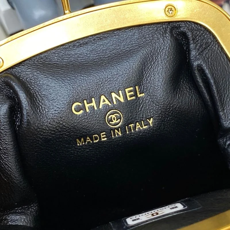 Cut-rate Chanel Cosmetic Bags