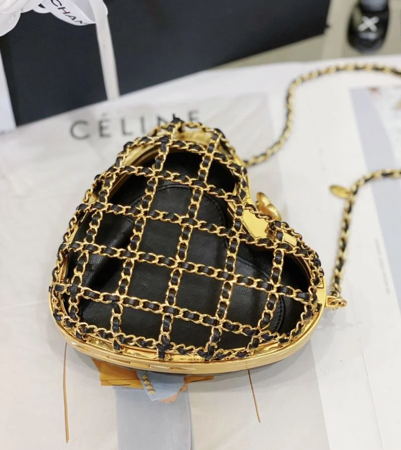 Top mirror Chanel Cosmetic Bags