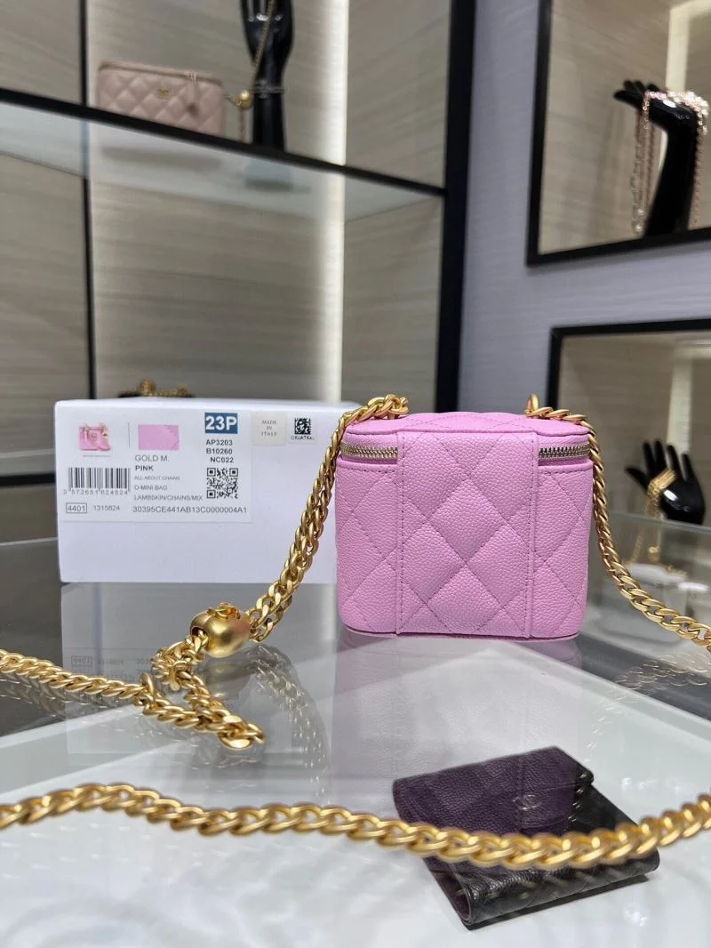 Top match Chanel Cosmetic Bags