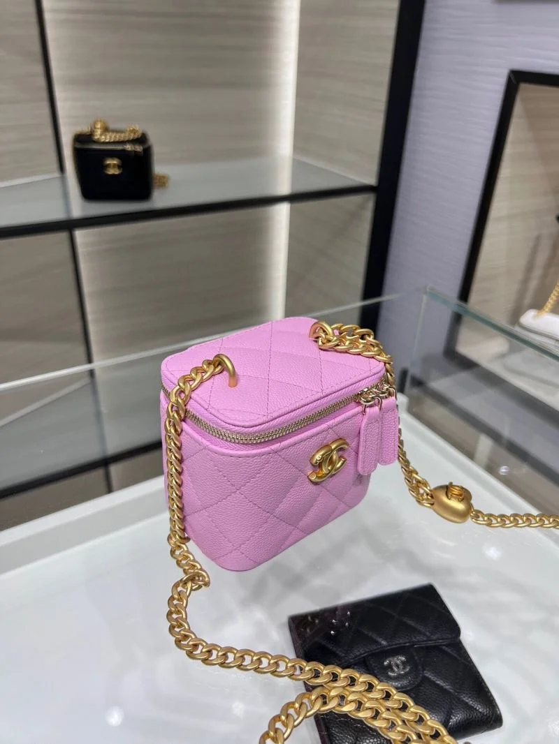 Top match Chanel Cosmetic Bags
