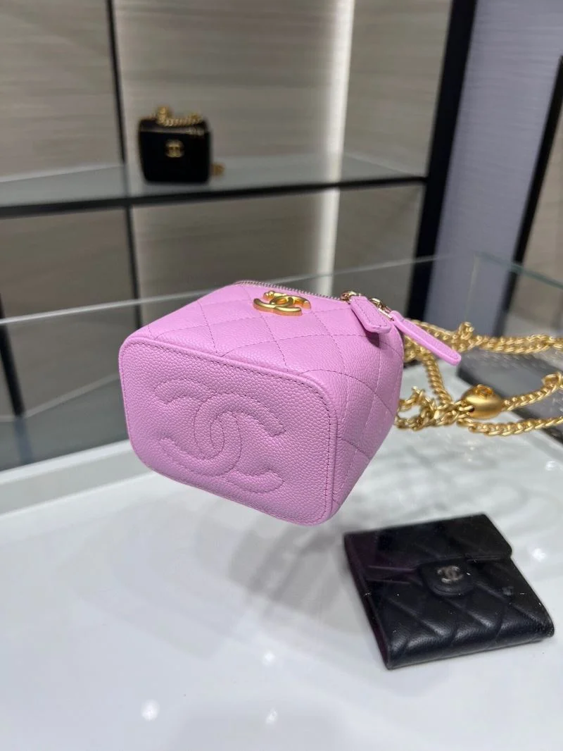 Top match Chanel Cosmetic Bags