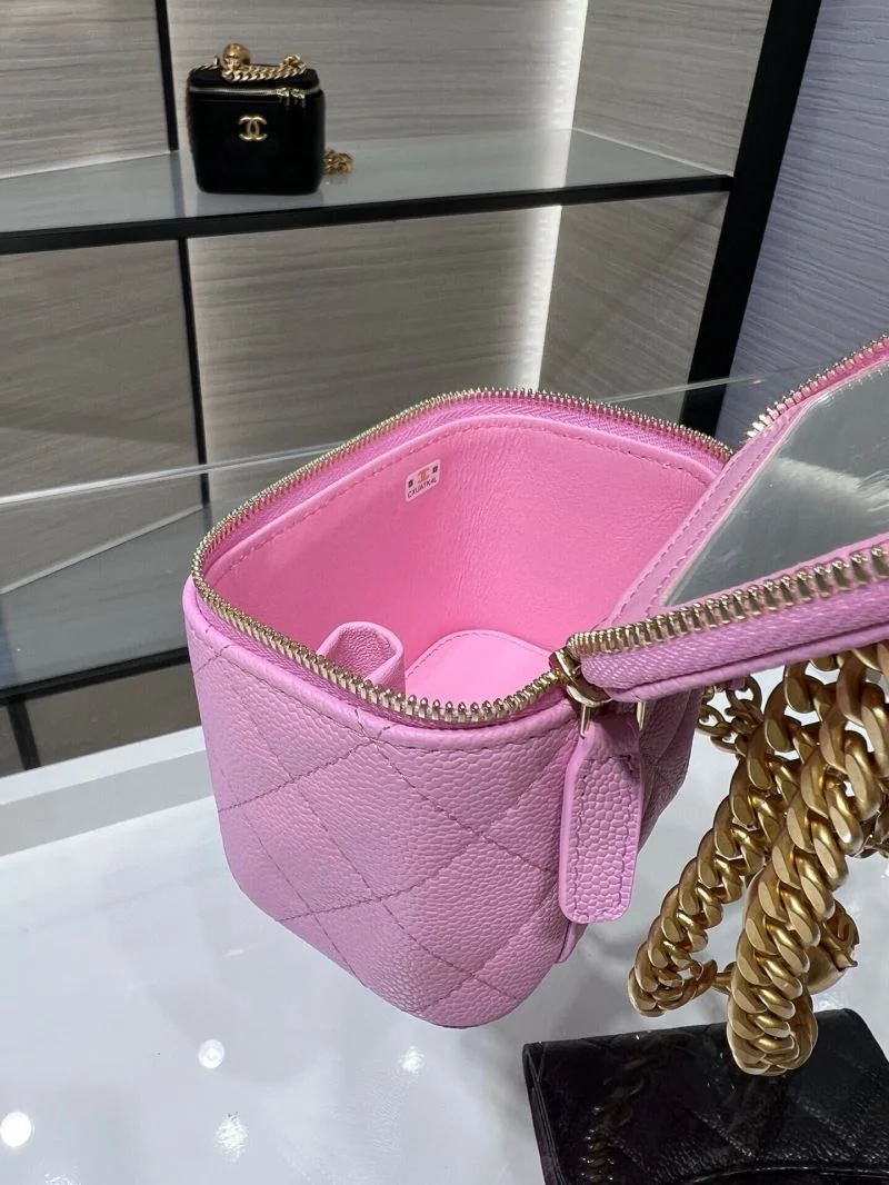 Top match Chanel Cosmetic Bags