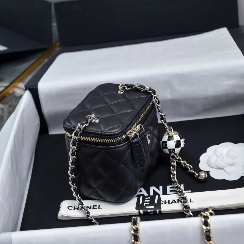 Cut-rate Chanel Cosmetic Bags