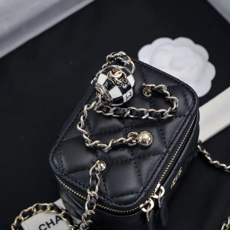 Cut-rate Chanel Cosmetic Bags