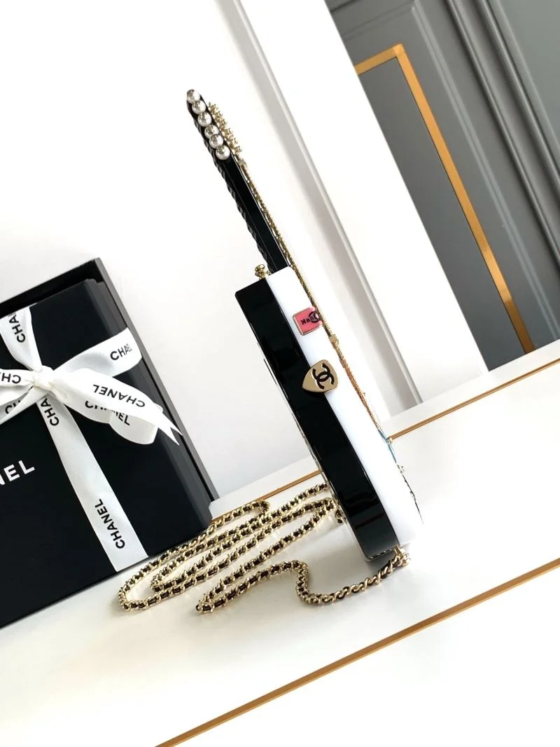 Top mirror Chanel Cosmetic Bags