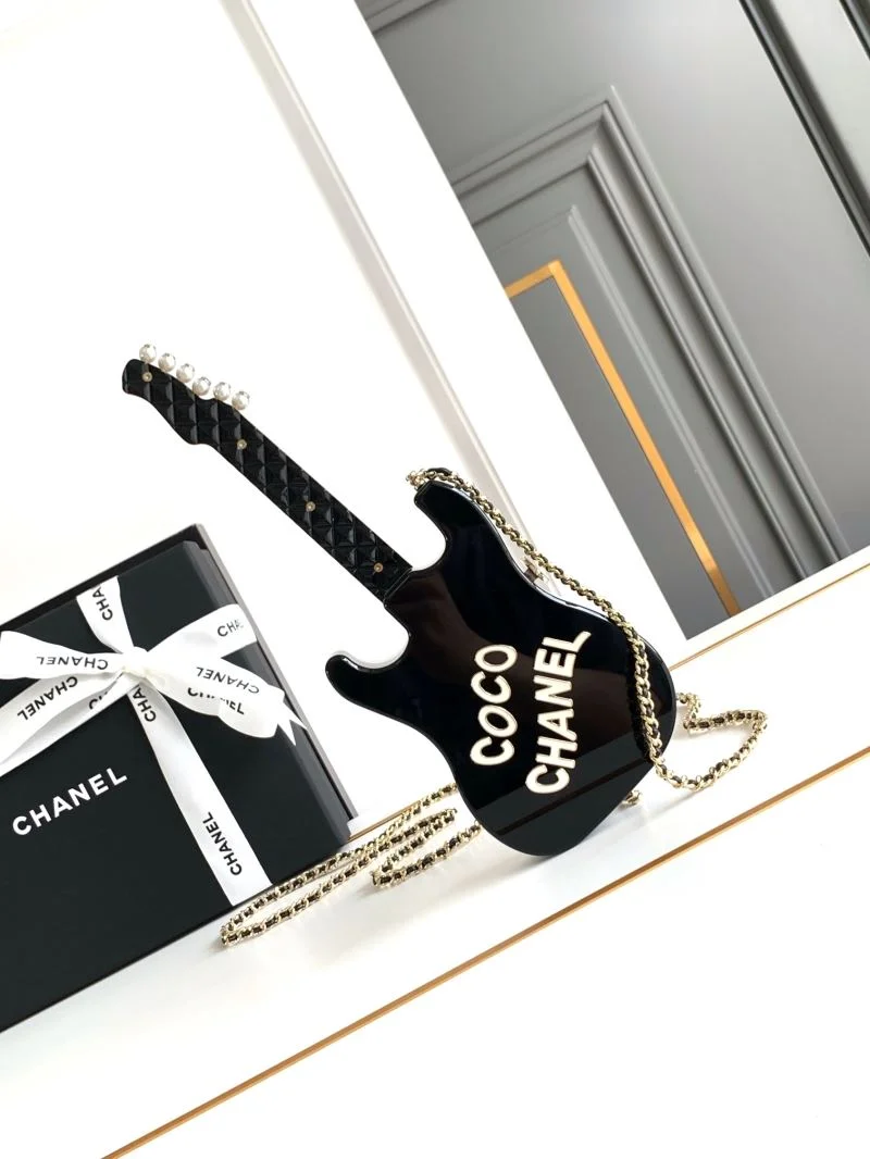 Top mirror Chanel Cosmetic Bags