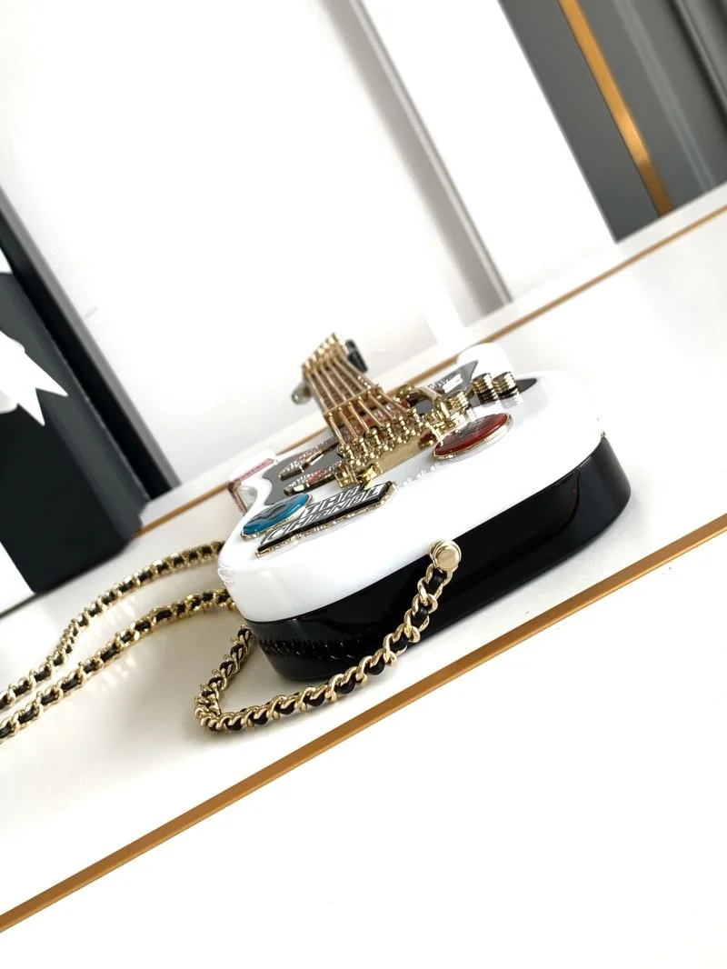 Top mirror Chanel Cosmetic Bags
