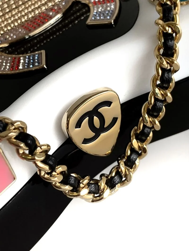 Top mirror Chanel Cosmetic Bags