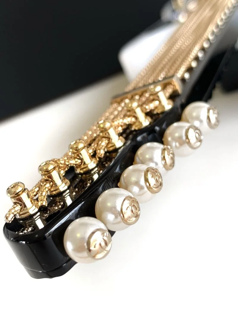 Top mirror Chanel Cosmetic Bags
