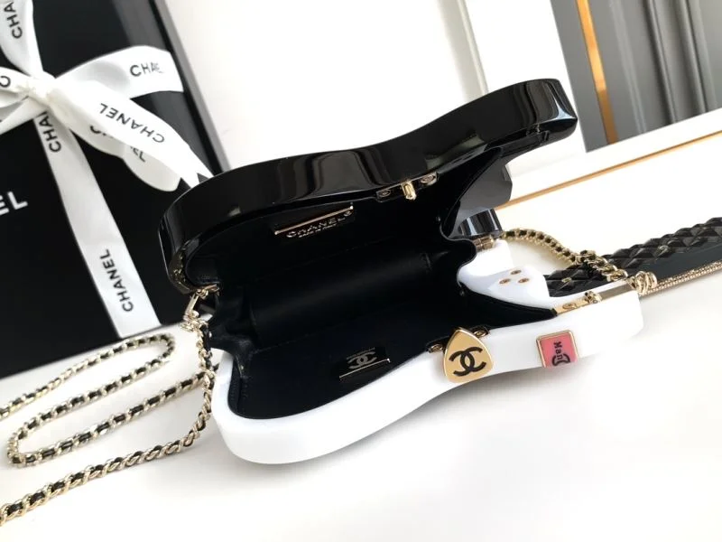 Top mirror Chanel Cosmetic Bags
