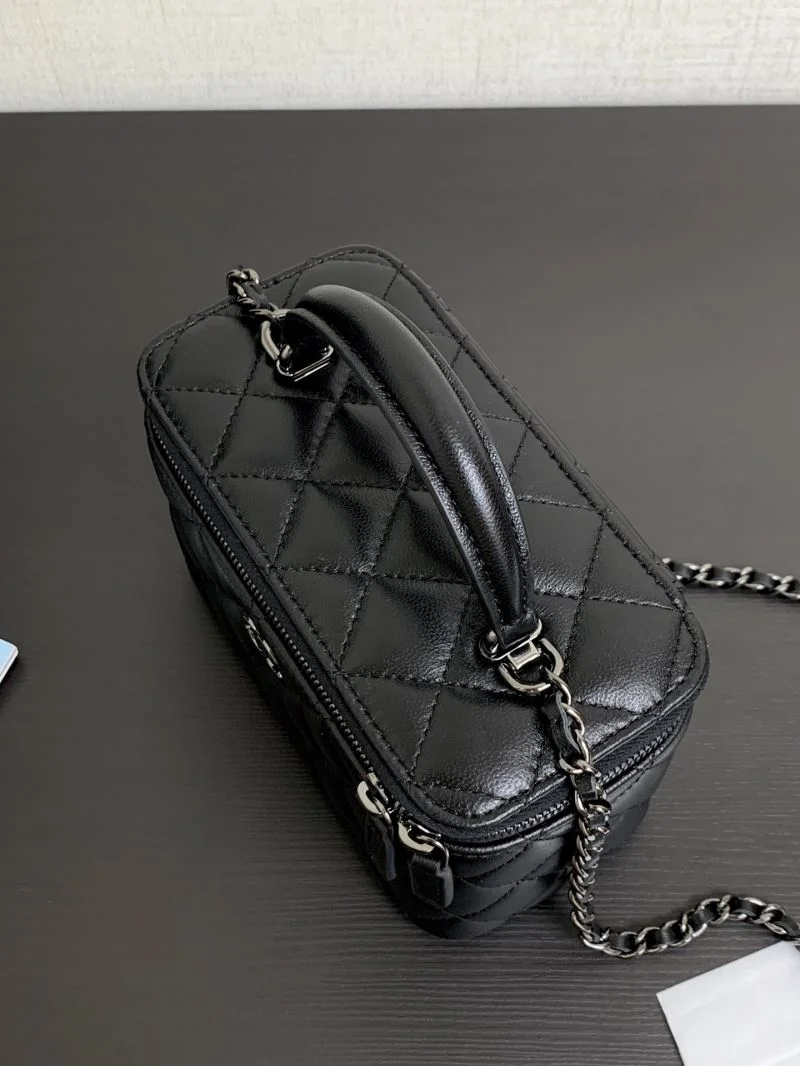 Top mirror Chanel Cosmetic Bags