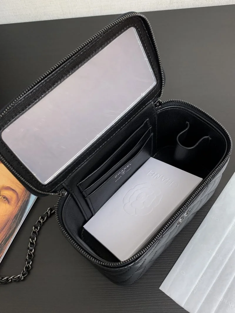 Top mirror Chanel Cosmetic Bags