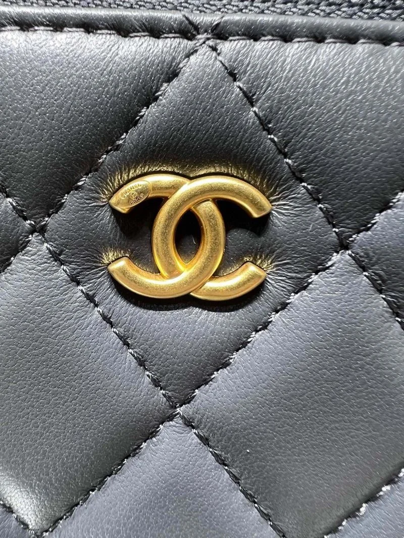 Cut-rate Chanel Cosmetic Bags