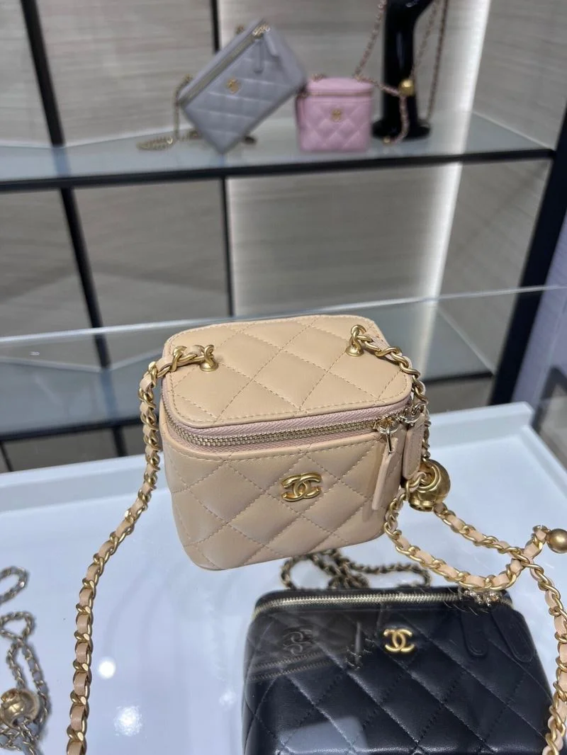 Cut-rate Chanel Cosmetic Bags