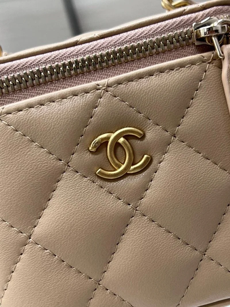 Cut-rate Chanel Cosmetic Bags