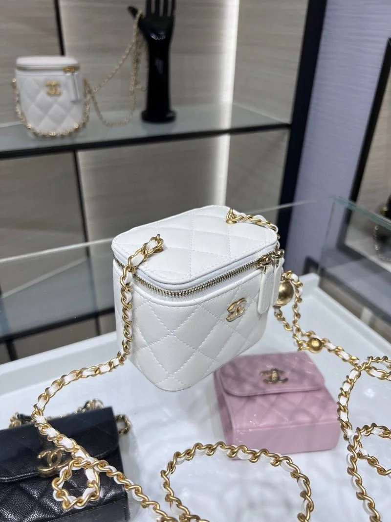 Cut-rate Chanel Cosmetic Bags