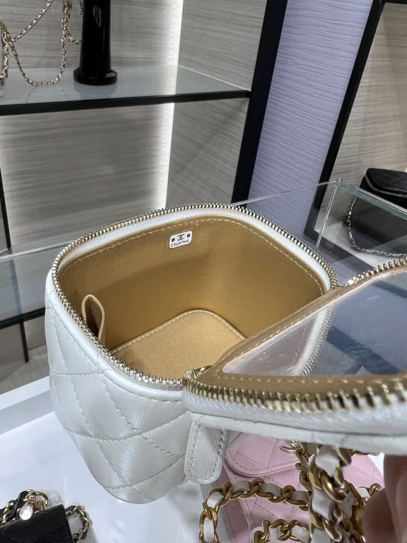 Cut-rate Chanel Cosmetic Bags