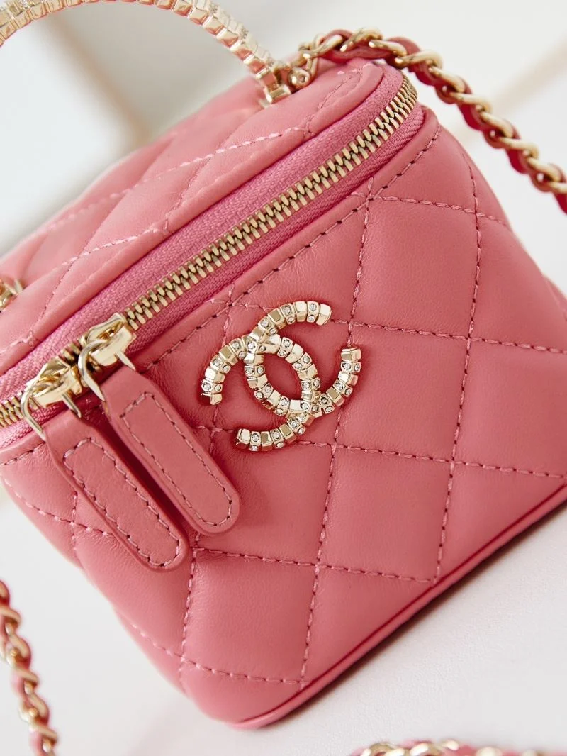 Top match Chanel Cosmetic Bags