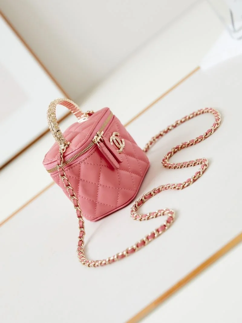 Top match Chanel Cosmetic Bags