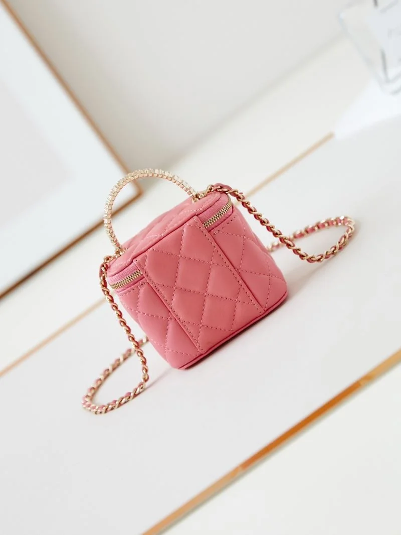 Top match Chanel Cosmetic Bags