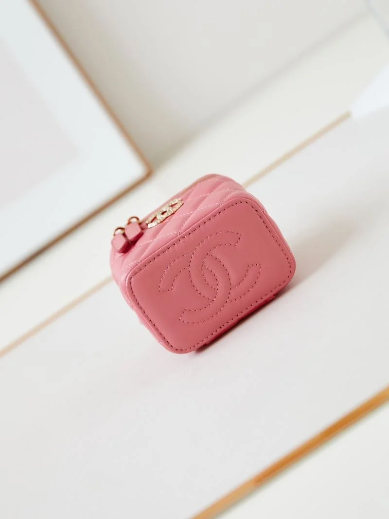 Top match Chanel Cosmetic Bags