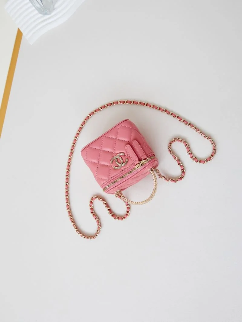 Top match Chanel Cosmetic Bags
