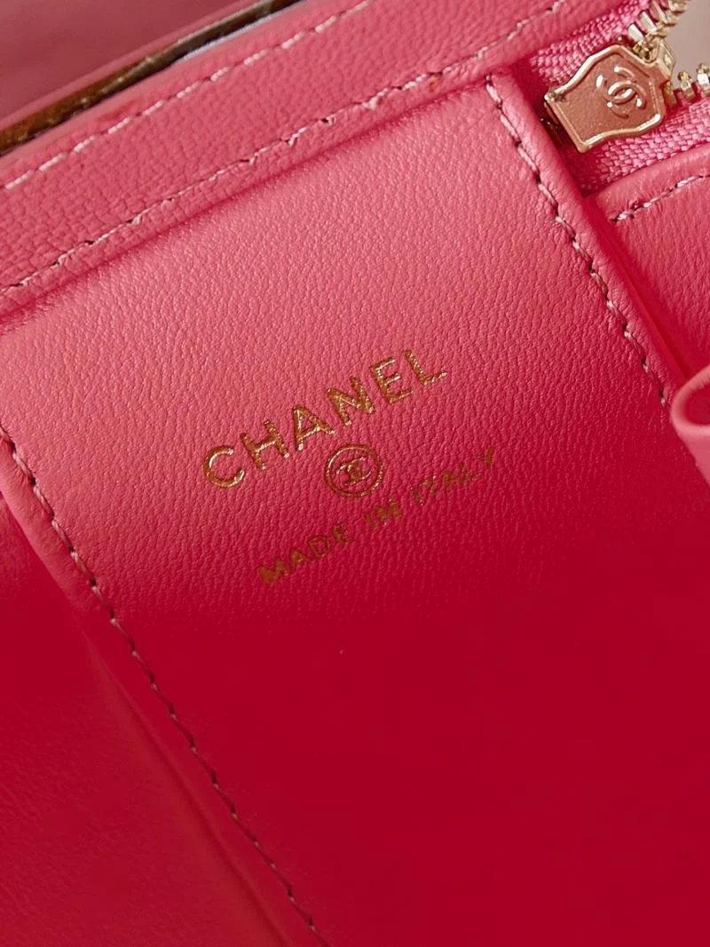 Top match Chanel Cosmetic Bags