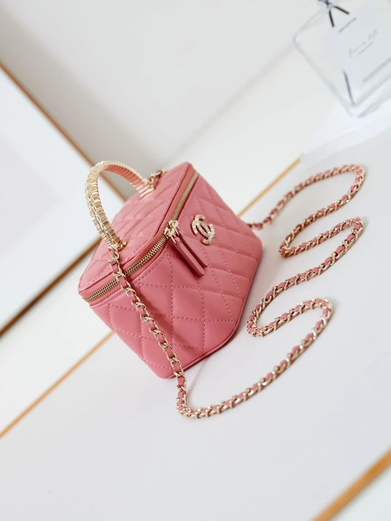 Top mirror Chanel Cosmetic Bags