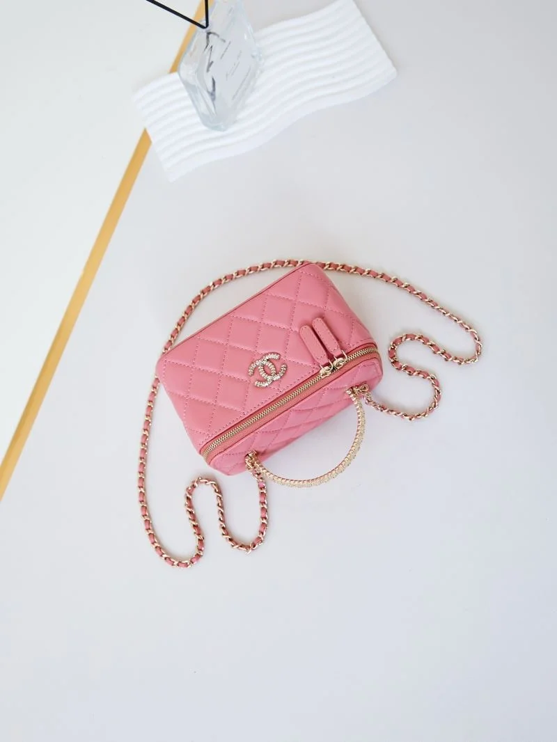 Top mirror Chanel Cosmetic Bags