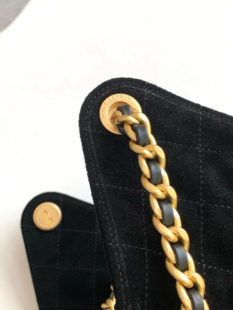 Top match Chanel Drawstring Bags