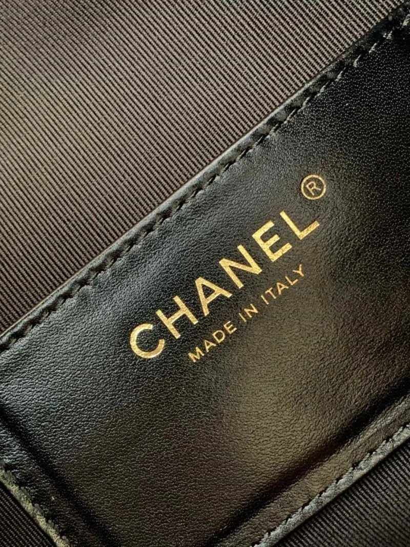 Top match Chanel Drawstring Bags