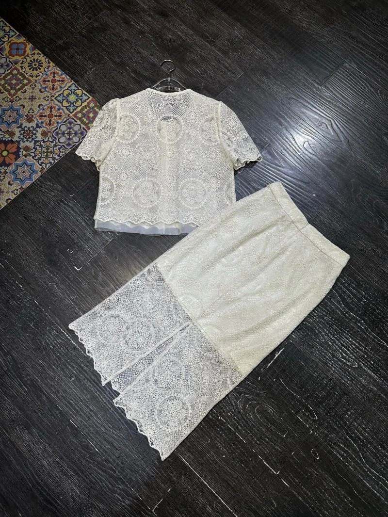 Top mirror Chanel Dress Suits