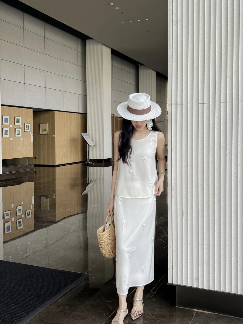 High fidelity Chanel Dress Suits