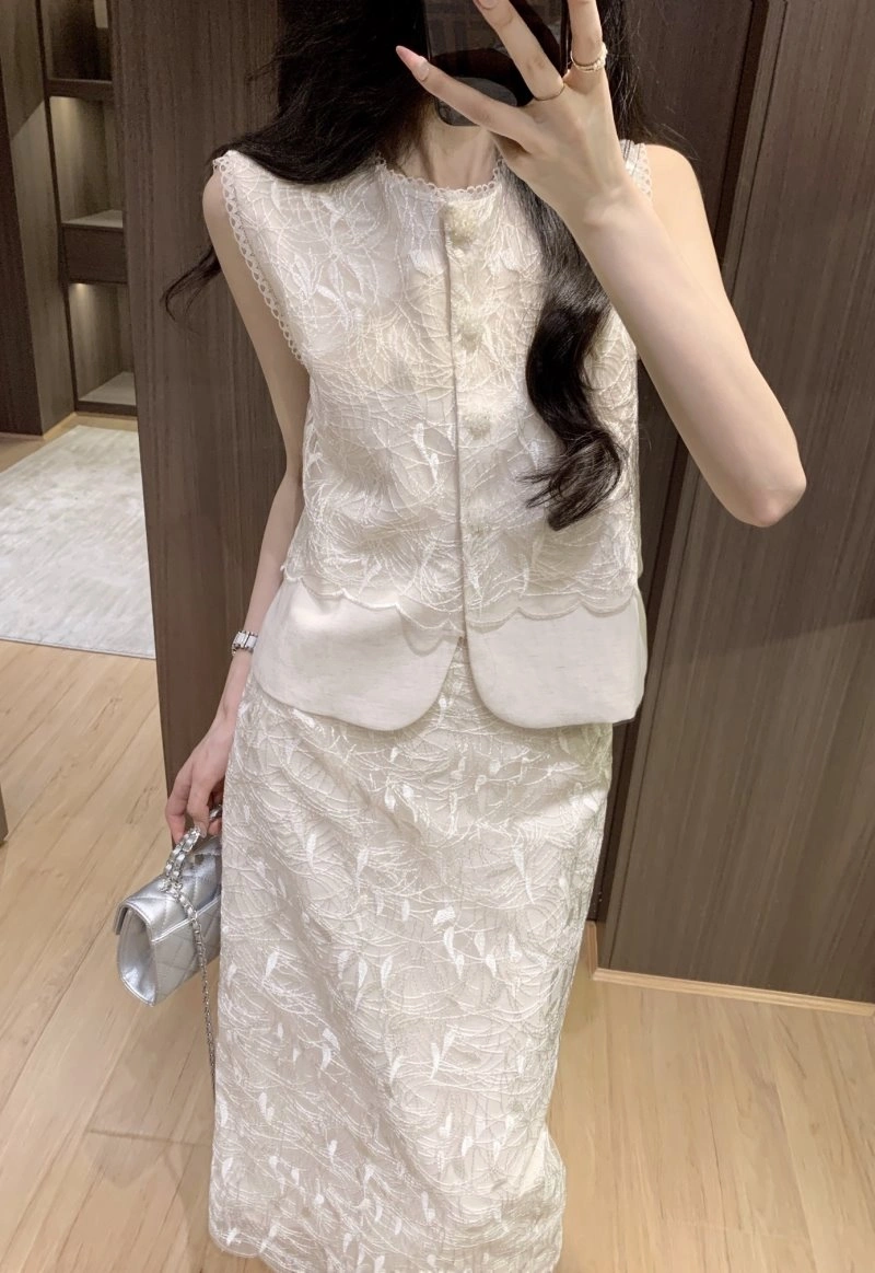 High accuracy Chanel Dress Suits