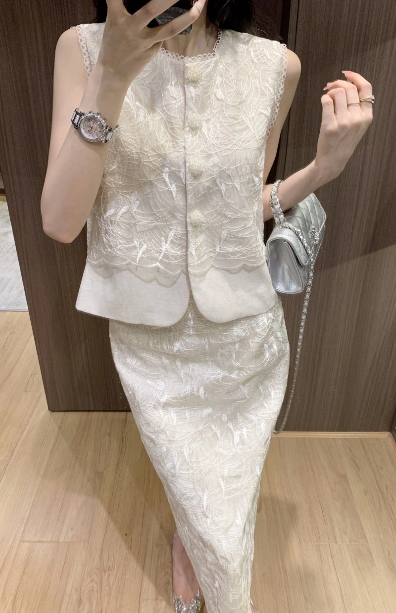 High accuracy Chanel Dress Suits