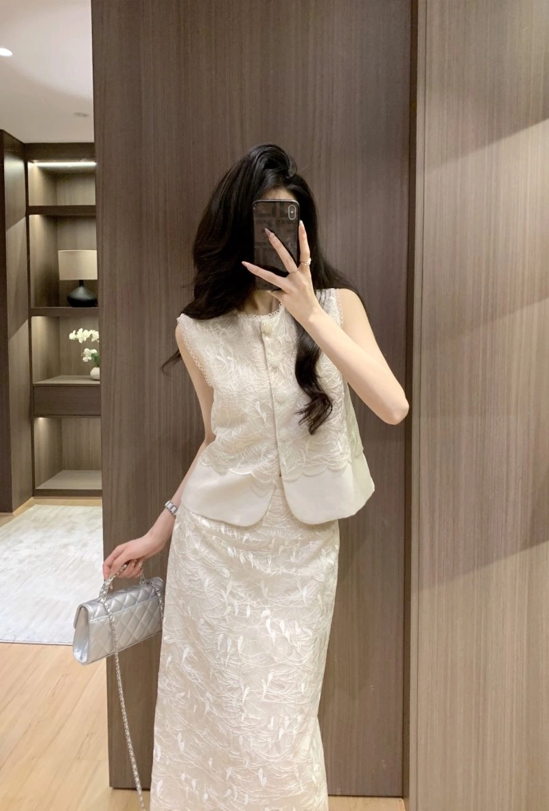 High accuracy Chanel Dress Suits