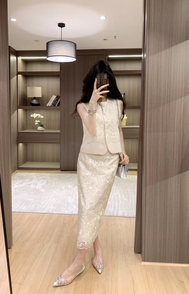 High accuracy Chanel Dress Suits